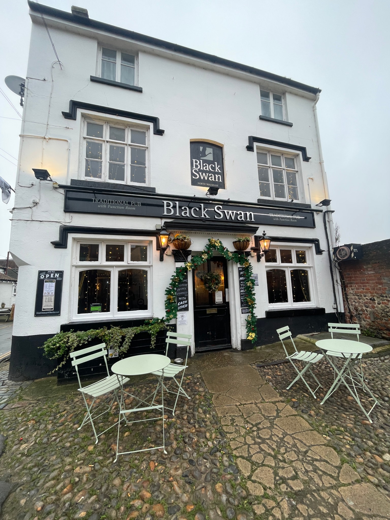 Black Swan Pub and Theatre – New Stages